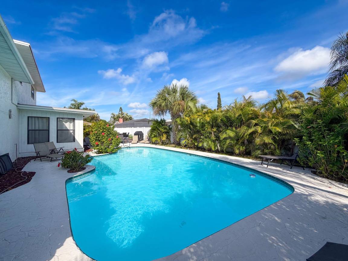 270 M² House ∙ 5 Bedrooms ∙ 14 Guests - Clearwater Beach, FL