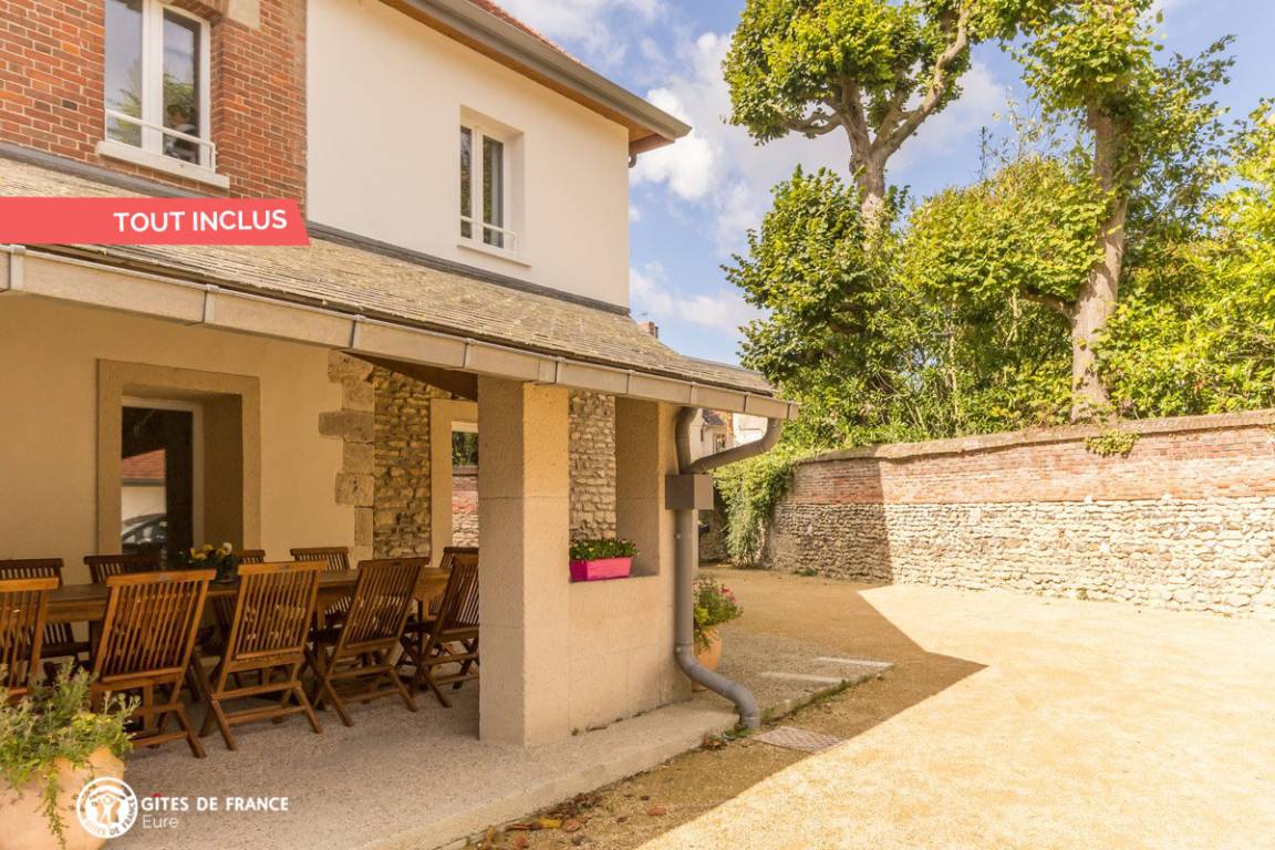 230 M² Gîte ∙ 6 Chambres ∙ 15 Personnes - Tourny