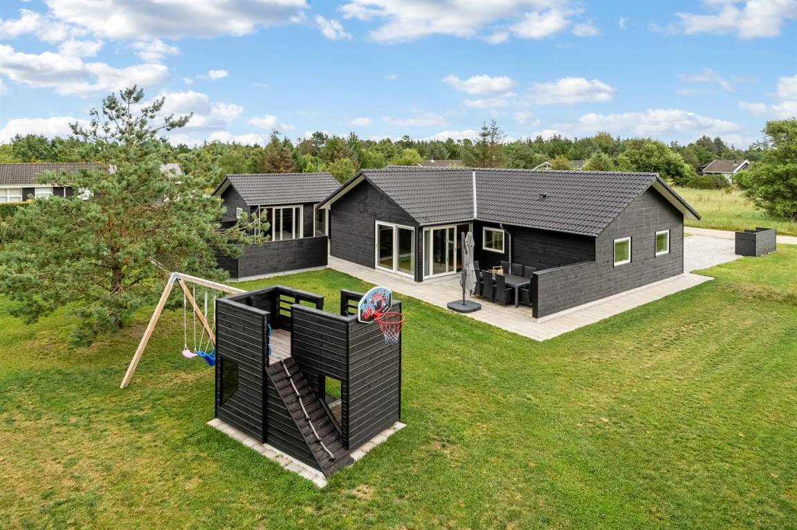 126 M² Ferienhaus ∙ 4 Schlafzimmer ∙ 10 Gäste - Tversted