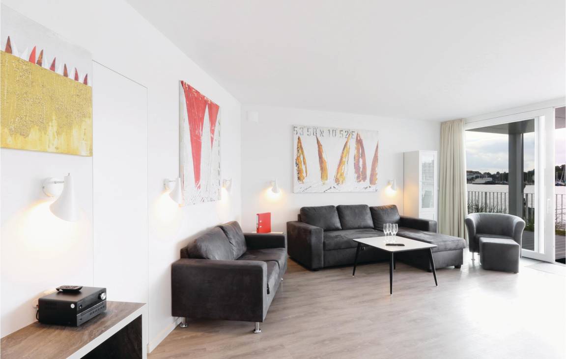 82 M² Apartment ∙ 2 Bedrooms ∙ 4 Guests - Lübeck
