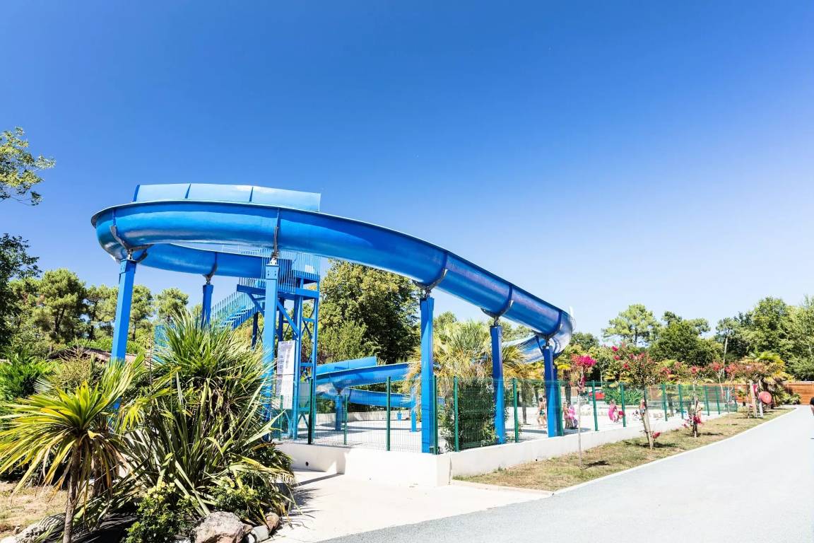28 M² Caravan ∙ 2 Bedrooms ∙ 4 Guests - La Tremblade