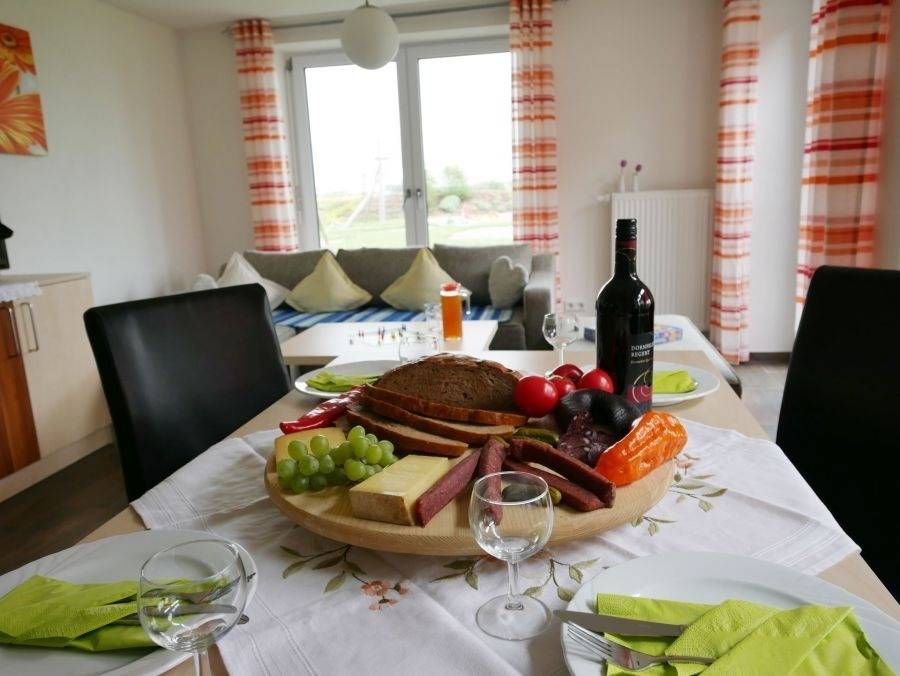 70 M² Ferienwohnung ∙ 2 Schlafzimmer ∙ 4 Gäste - Ochsenhausen