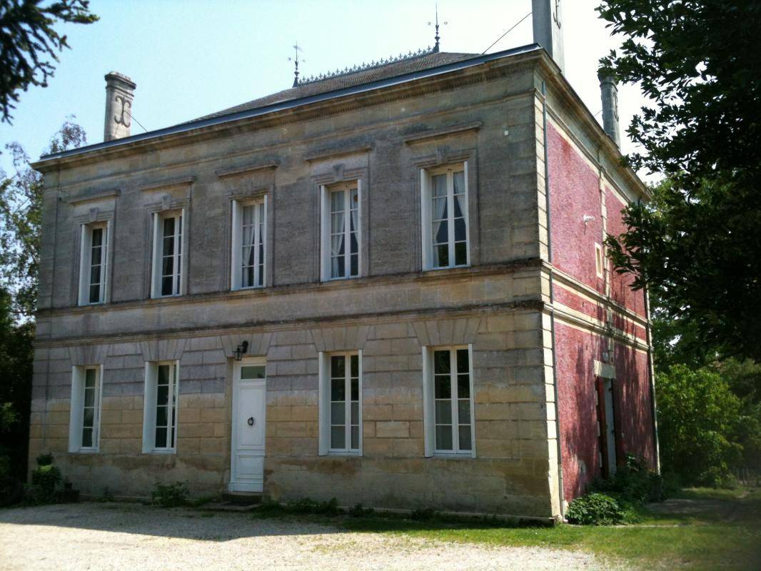 120 M² Gîte ∙ 3 Chambres ∙ 5 Personnes - Blaye