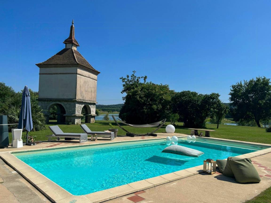 260 M² House ∙ 4 Bedrooms ∙ 8 Guests - Agen