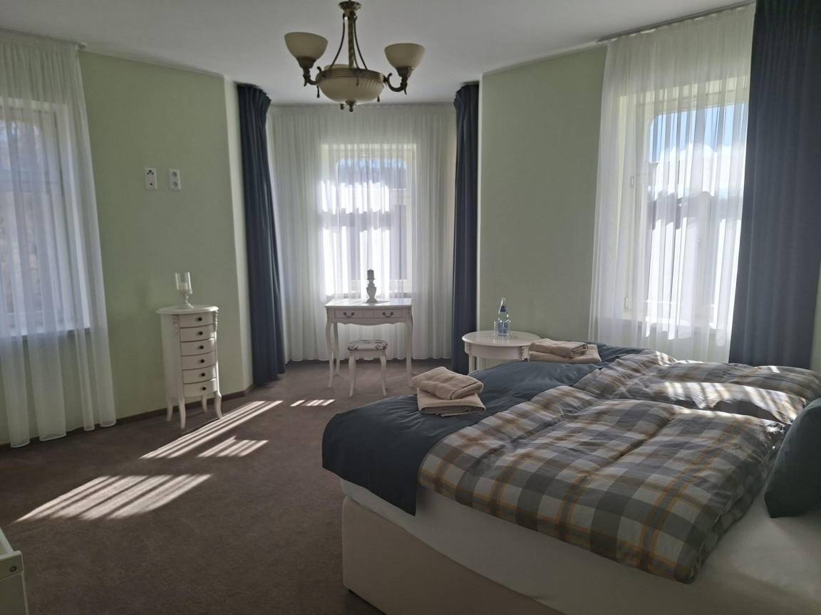 38 M² Hotel ∙ 2 Camere Da Letto ∙ 4 Ospiti - Eisenberg