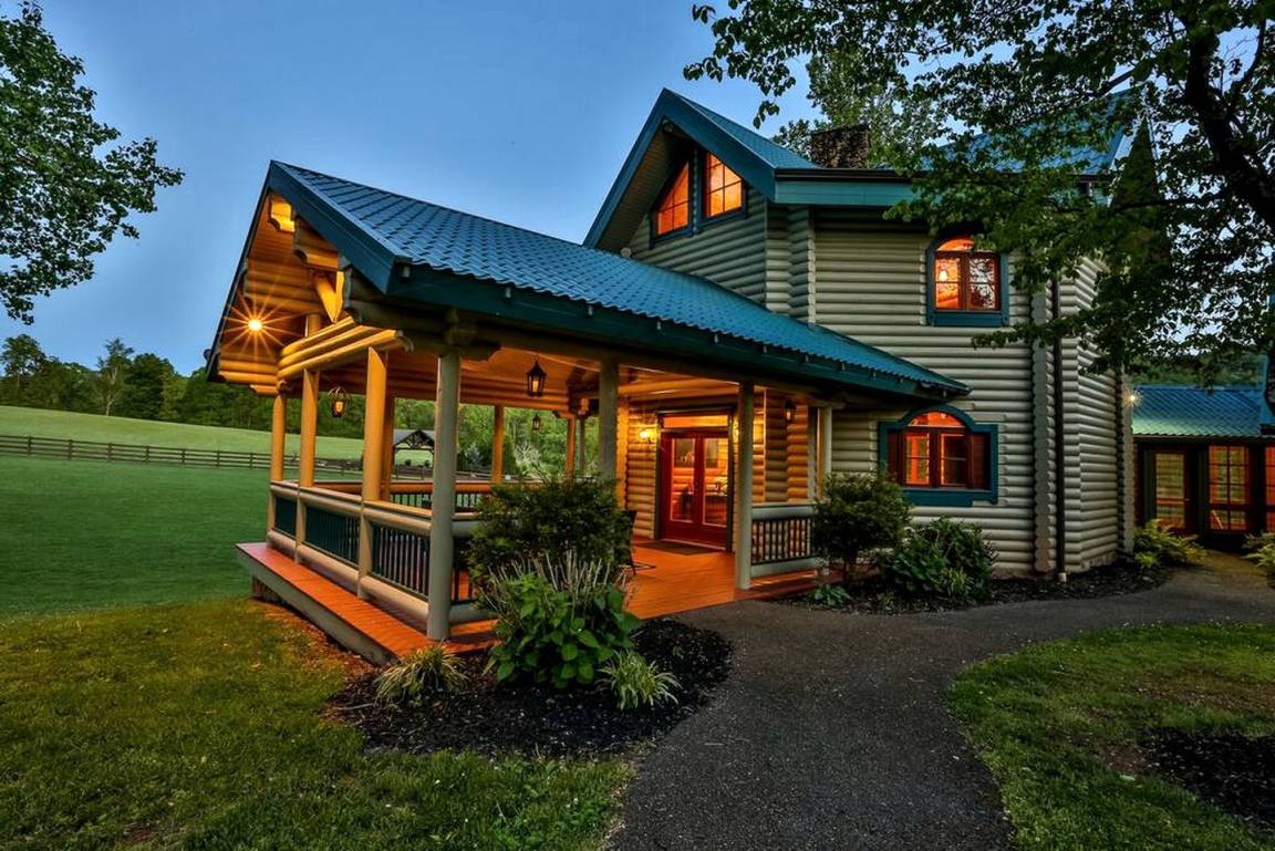 House ∙ 5 Bedrooms ∙ 10 Guests - Jasper, GA