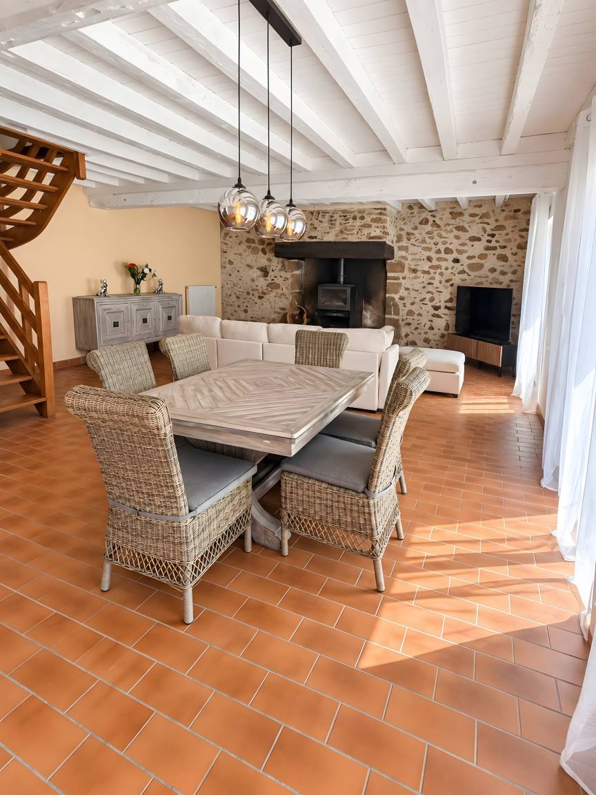 130 M² Cottage ∙ 2 Slaapkamers ∙ 6 Gasten - Mayenne