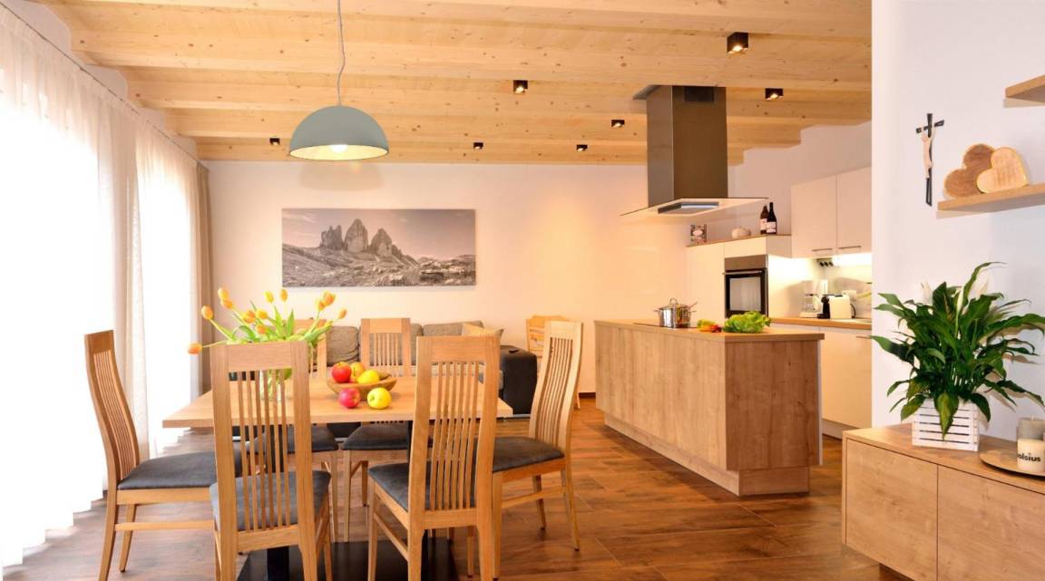70 M² Apartment ∙ 2 Bedrooms ∙ 6 Guests - Brixen