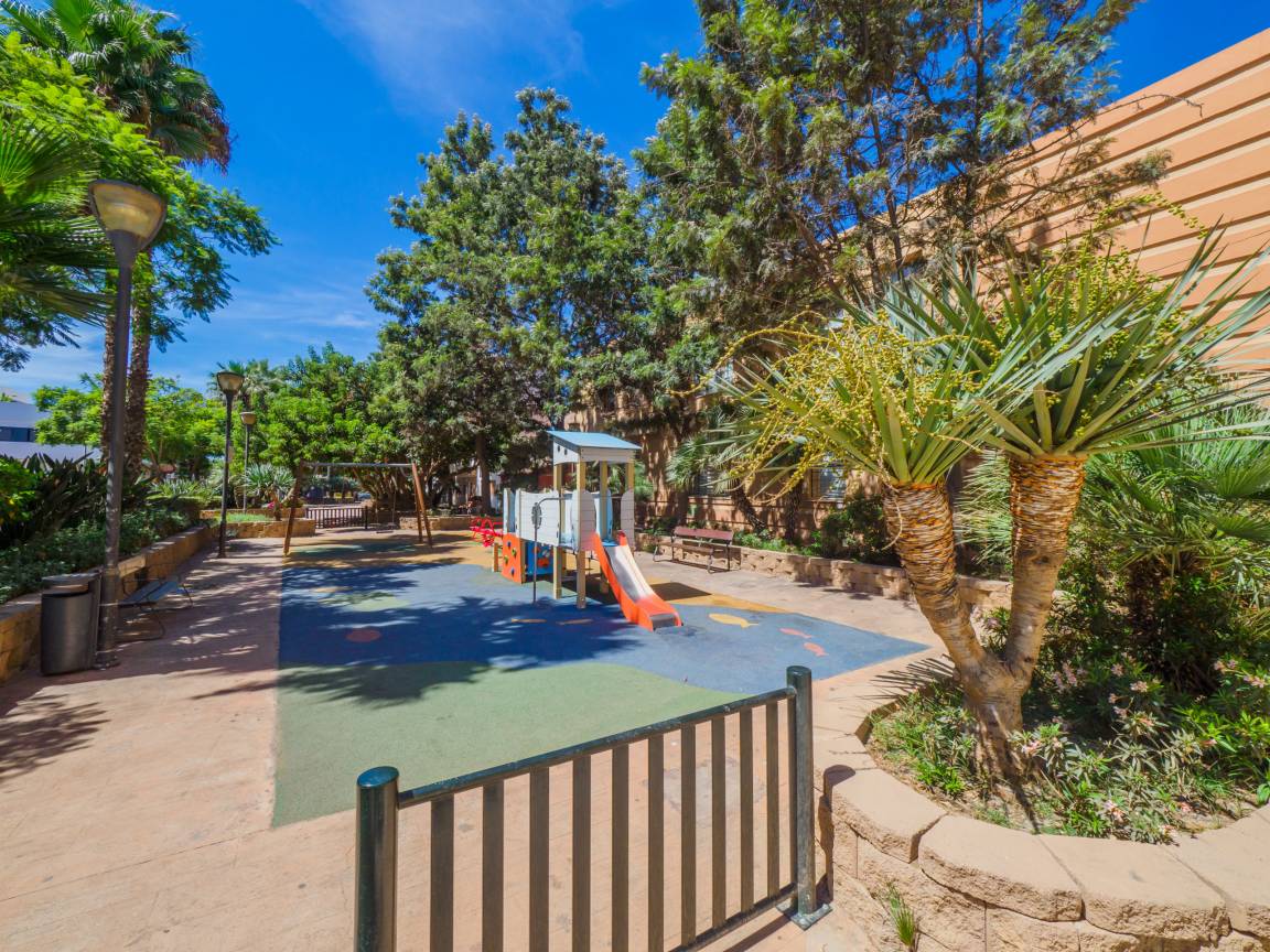 120 M² Apartamento ∙ 2 Habitaciones ∙ 6 Huéspedes - Rincón de la Victoria