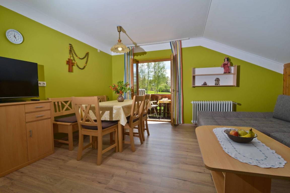 65 M² Ferienwohnung ∙ 2 Schlafzimmer ∙ 4 Gäste - Arnbruck