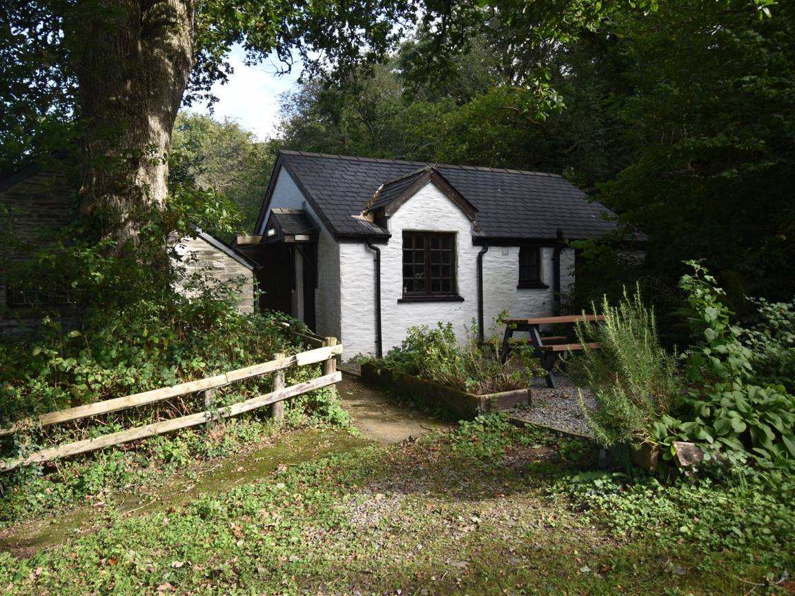 Cottage ∙ 2 Bedrooms ∙ 4 Guests - Cardigan