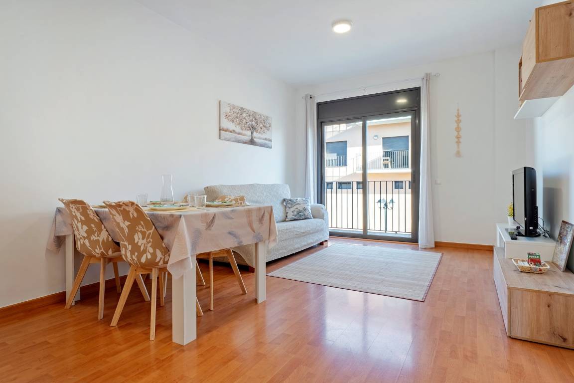 64 M² Apartamento ∙ 2 Habitaciones ∙ 4 Huéspedes - Flix