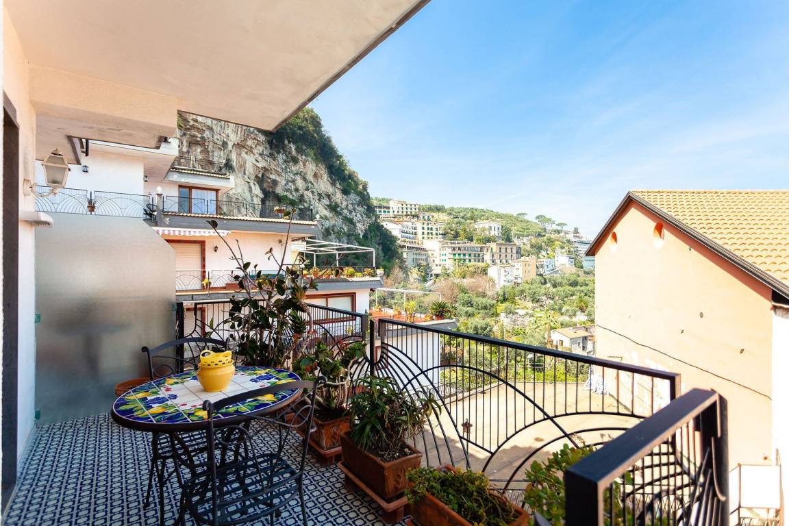 Apartment ∙ 2 Bedrooms ∙ 5 Guests - Sorrento, Italy