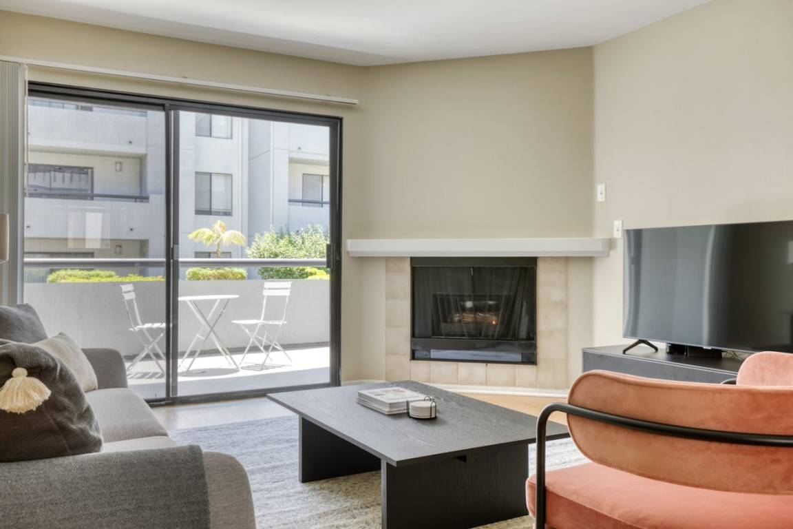 93 M² Apartment ∙ 2 Bedrooms ∙ 4 Guests - Burbank, CA