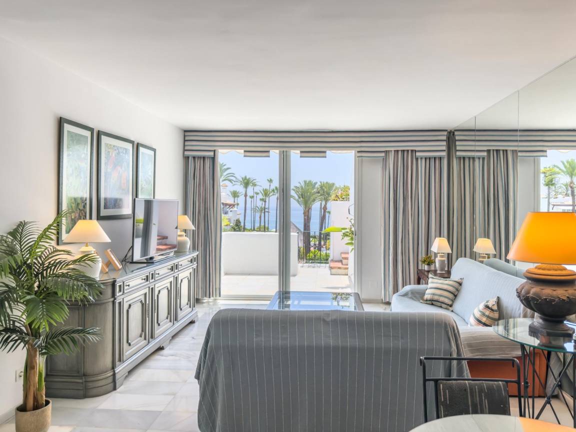 95 M² Ferienwohnung ∙ 2 Schlafzimmer ∙ 4 Gäste - Estepona
