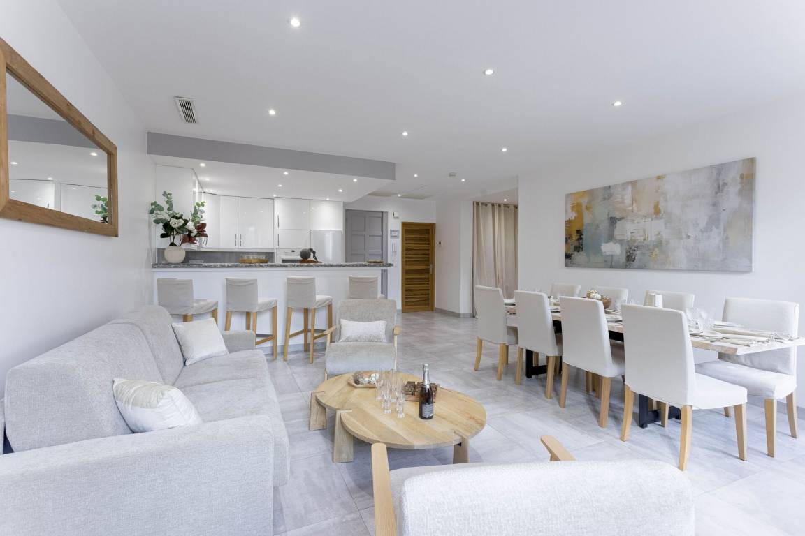 100 M² Apartment ∙ 3 Bedrooms ∙ 8 Guests - Le Cannet