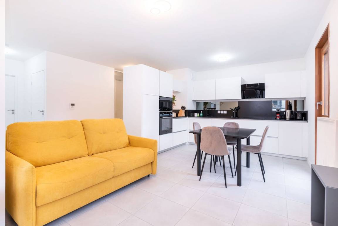 75 M² Appartement ∙ 2 Chambres ∙ 4 Personnes - Saint-Genis-Laval