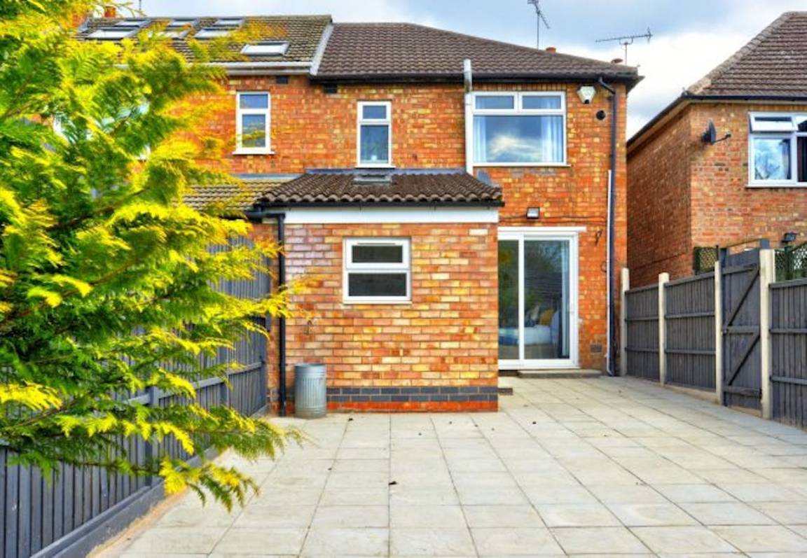 100 M² House ∙ 4 Bedrooms ∙ 8 Guests - Coventry