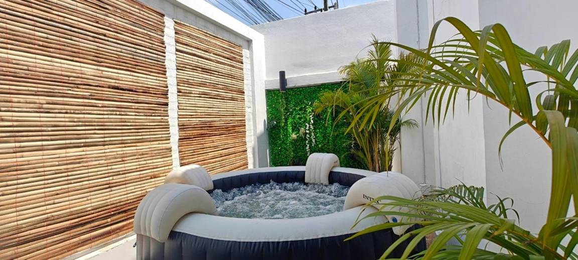 220 M² Villa ∙ 4 Chambres ∙ 8 Personnes - Pattaya