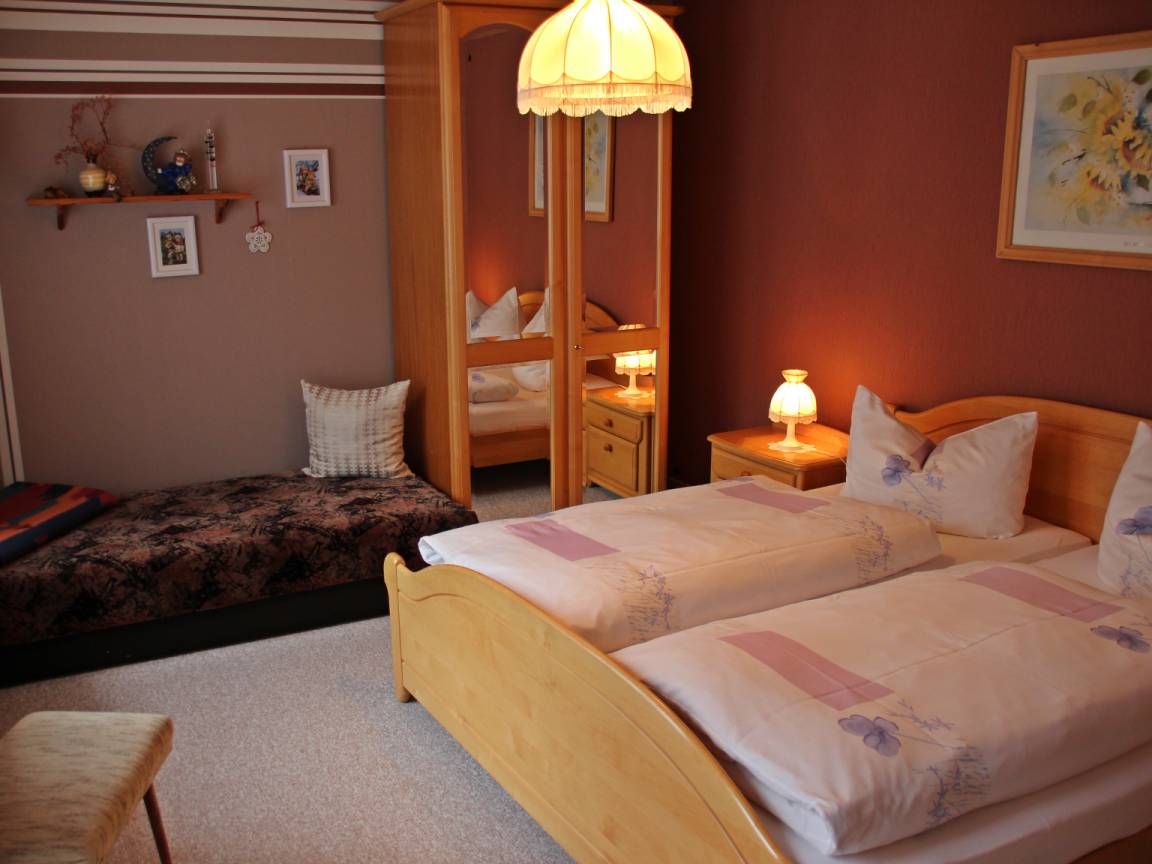 Ferienwohnung ∙ 1 Schlafzimmer ∙ 3 Gäste - Neuhaus am Rennweg