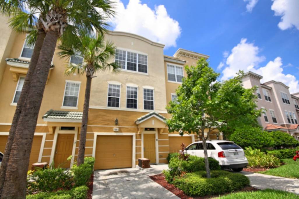 162 M² House ∙ 3 Bedrooms ∙ 8 Guests - Orlando, FL