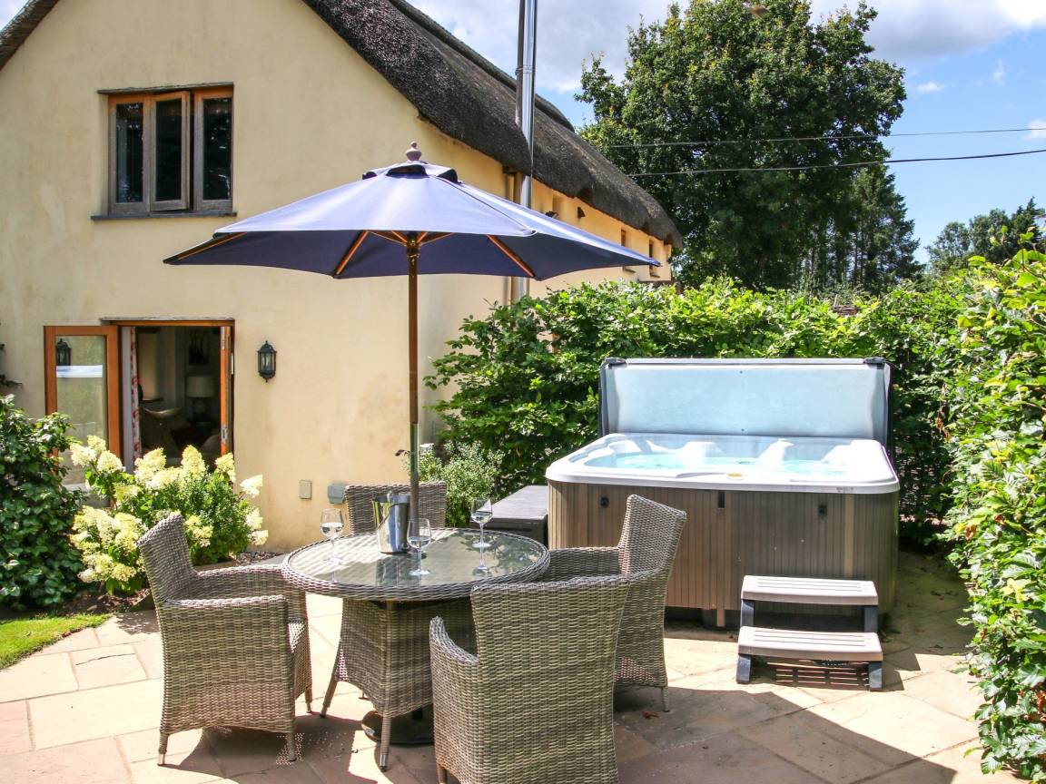 Cottage ∙ 2 Bedrooms ∙ 4 Guests - North Devon District
