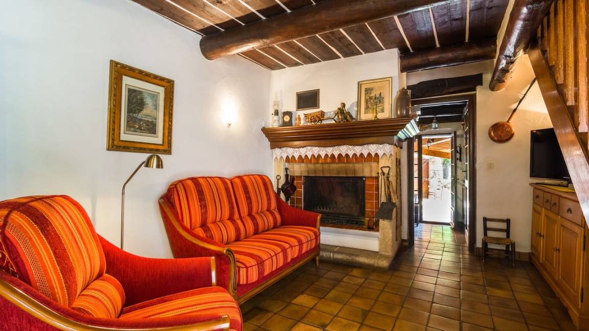 112 M² House ∙ 4 Bedrooms ∙ 8 Guests - Fayence