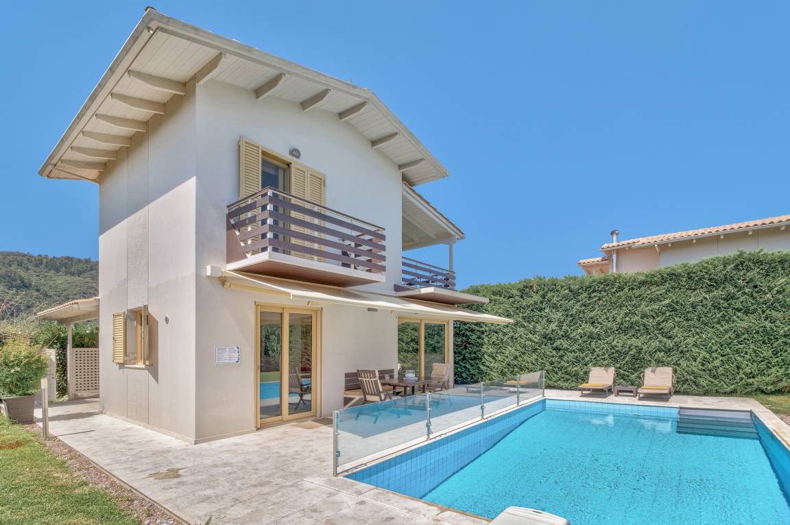 92 M² Ferienwohnung ∙ 2 Schlafzimmer ∙ 6 Gäste - Lefkada