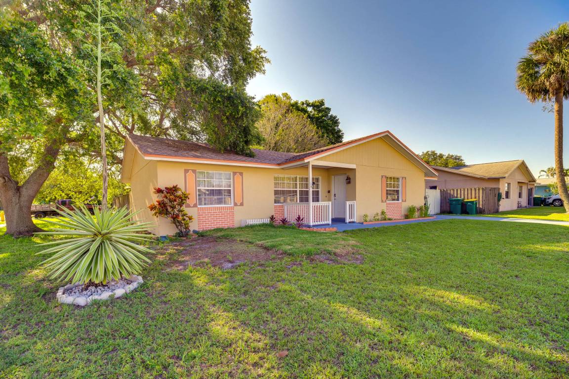 123 M² House ∙ 3 Bedrooms ∙ 6 Guests - Melbourne, FL