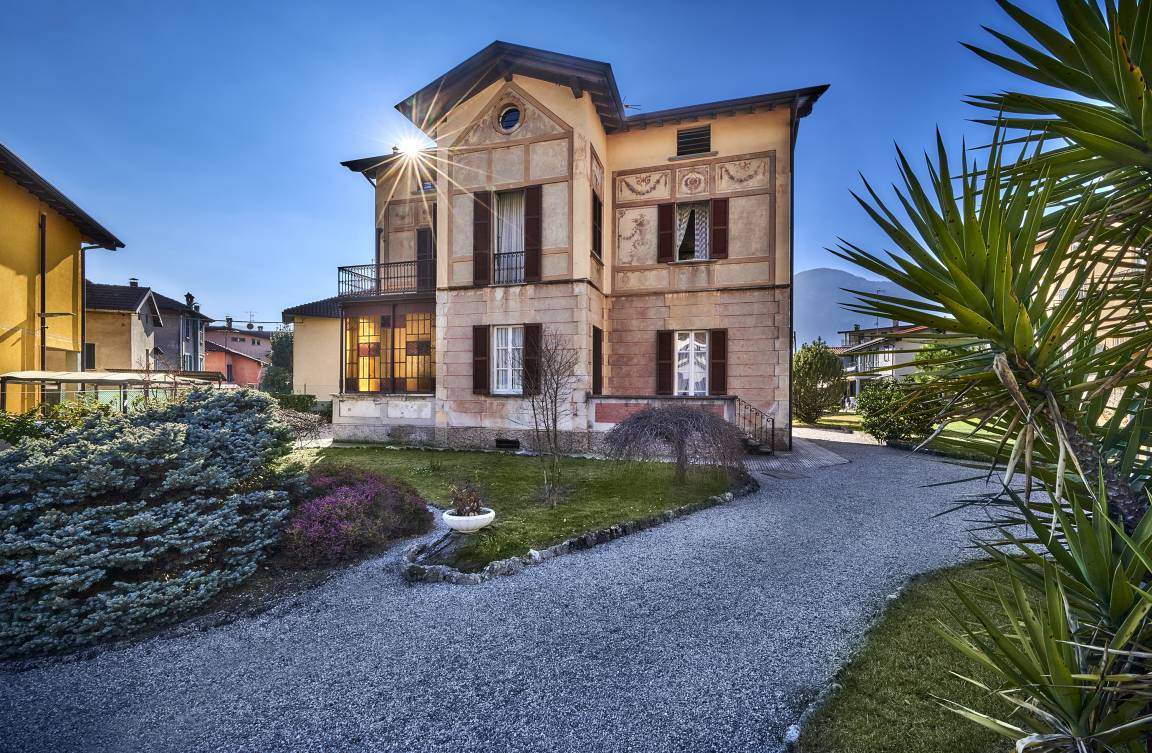 450 M² Villa ∙ 5 Chambres ∙ 8 Personnes - Lecco