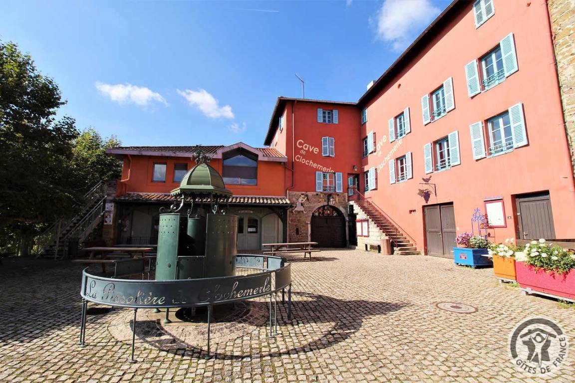 143 M² Gîte ∙ 4 Chambres ∙ 12 Personnes - Beaujolais