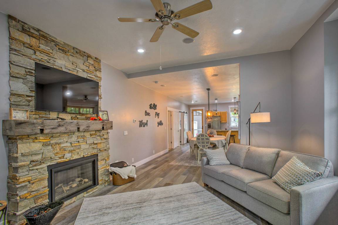 130 M² Apartment ∙ 2 Bedrooms ∙ 6 Guests - Ludington, MI