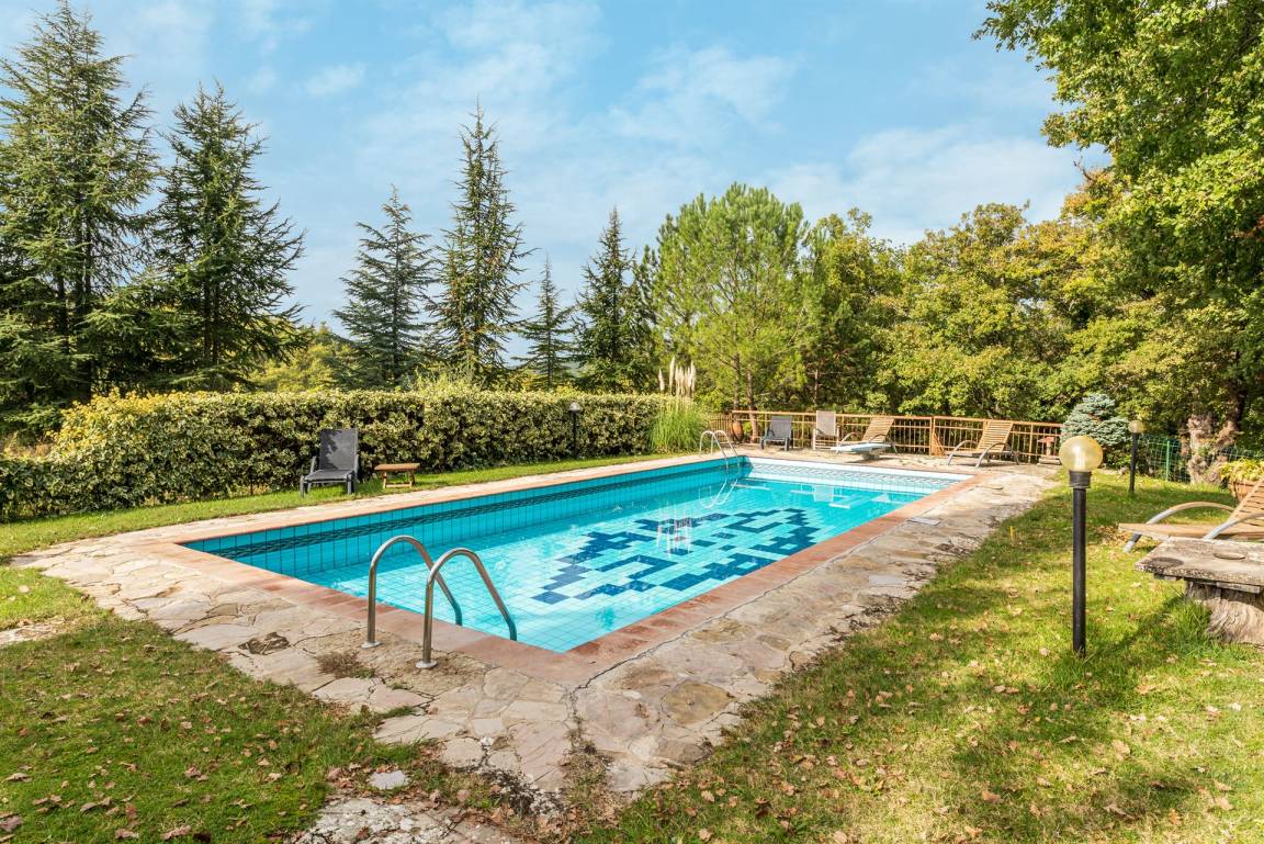 290 M² Villa ∙ 7 Bedrooms ∙ 12 Guests - Radda in Chianti