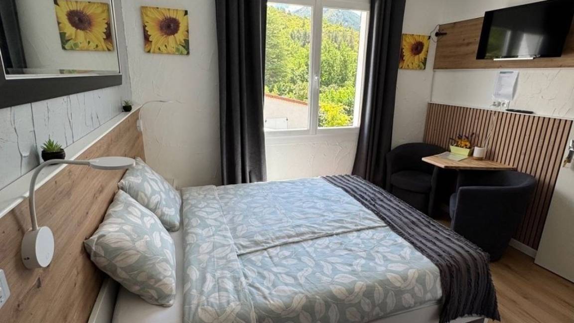 12 M² Hotel ∙ 2 Gäste - Castellane