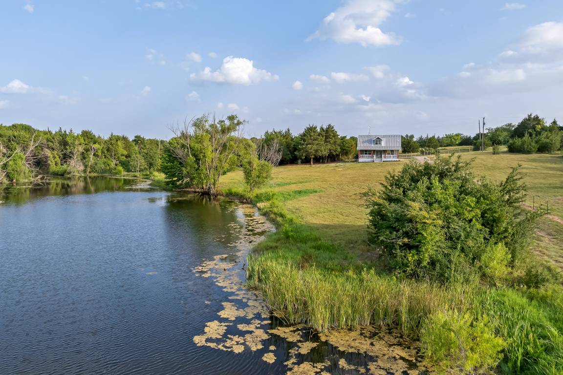 102 M² House ∙ 1 Bedroom ∙ 4 Guests - Bonham State Park, Bonham