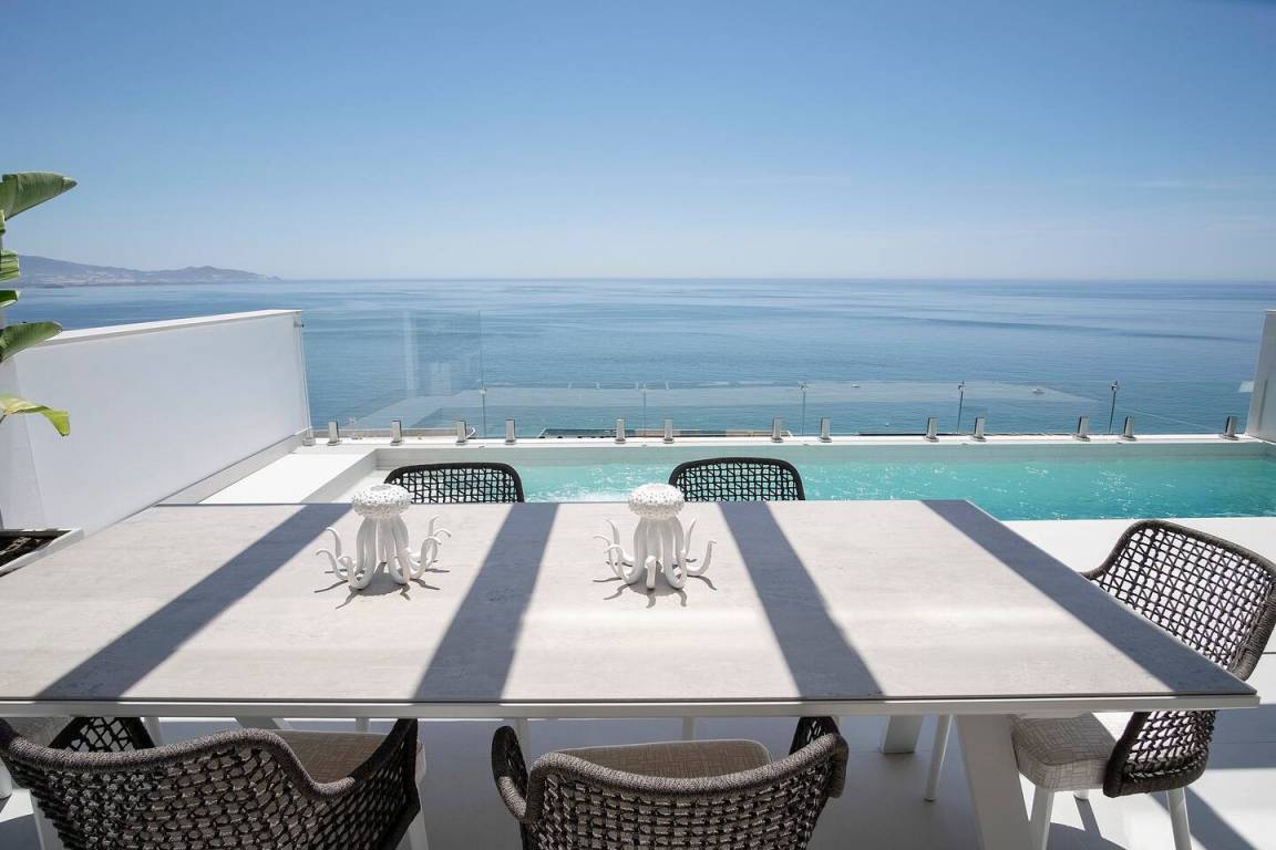 396 M² Aparthotelli ∙ 5 Makuuhuonetta ∙ 10 Vierasta - Almuñécar