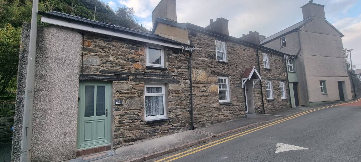 55 M² House ∙ 2 Bedrooms ∙ 3 Guests - Blaenau Ffestiniog