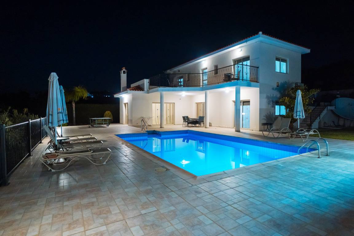 200 M² Villa ∙ 3 Bedrooms ∙ 6 Guests - Пейя