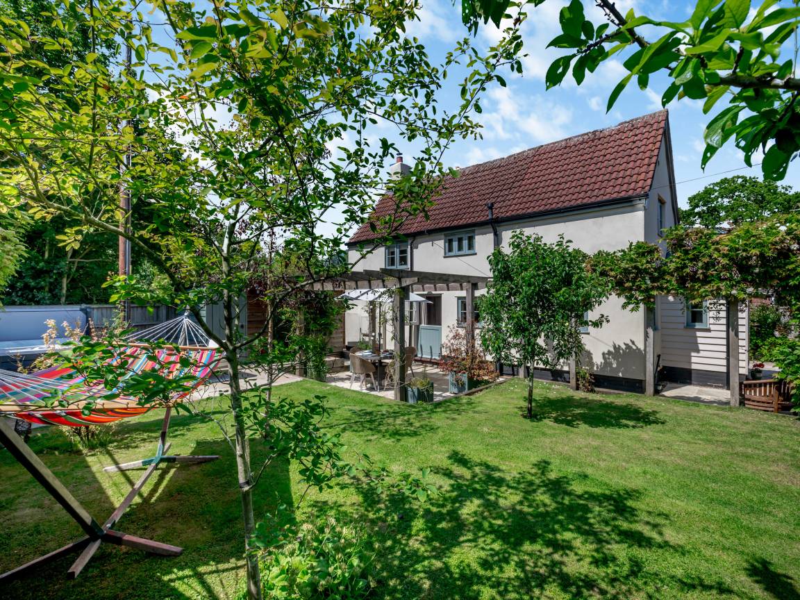 Cottage ∙ 2 Bedrooms ∙ 4 Guests - Suffolk