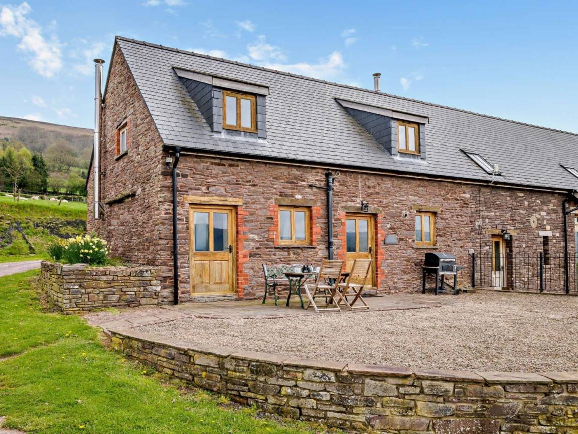 Cottage ∙ 2 Bedrooms ∙ 4 Guests - Abergavenny