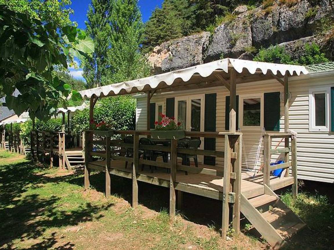 30 M² Asuntovaunu ∙ 2 Makuuhuonetta ∙ 6 Vierasta - Meyrueis