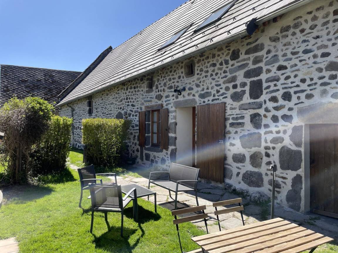 72 M² Gîte ∙ 2 Chambres ∙ 4 Personnes - Puy-de-Dôme