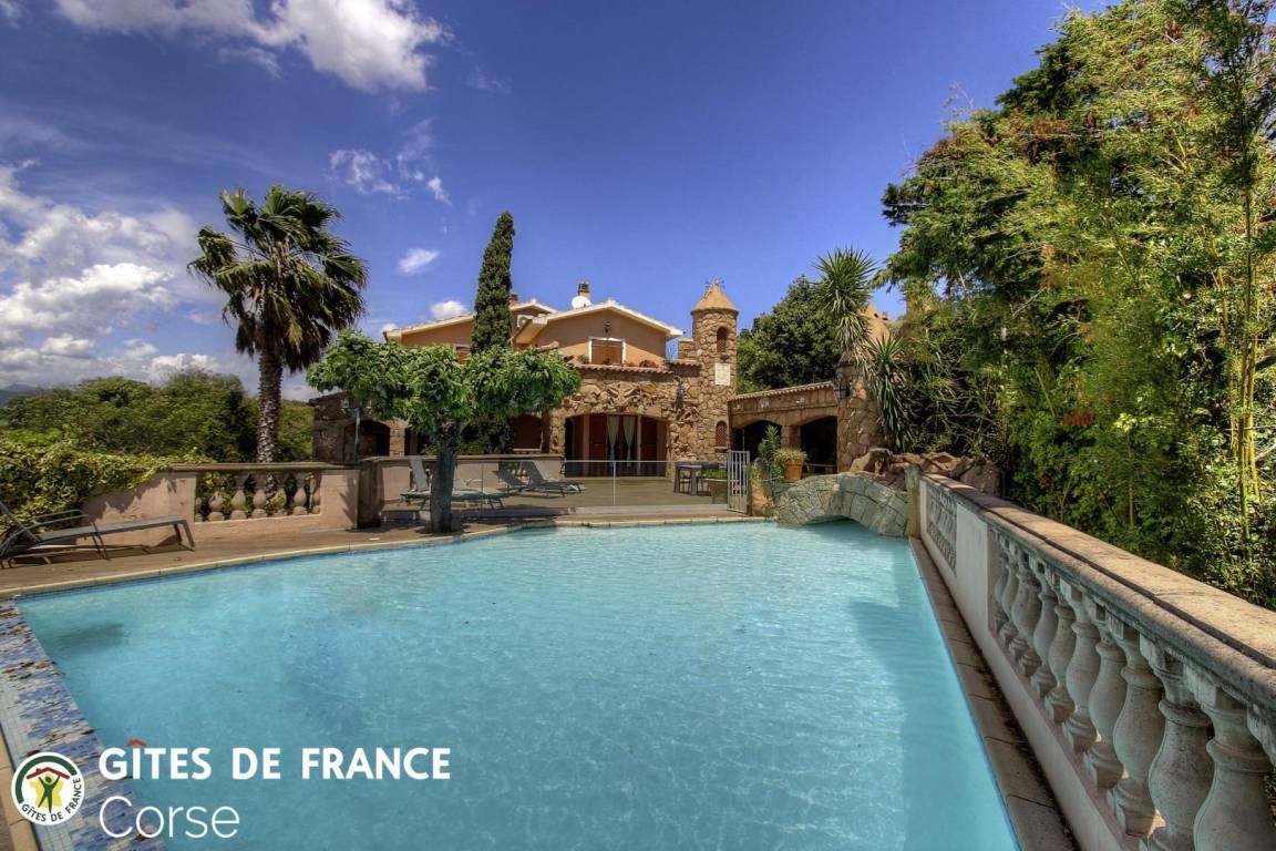 172 M² Gîte ∙ 5 Chambres ∙ 12 Personnes - Plage de Palombaggia