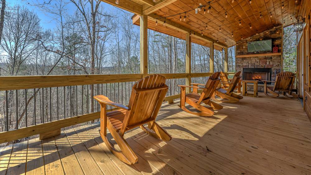 Cabin ∙ 3 Bedrooms ∙ 8 Guests - Blue Ridge, GA