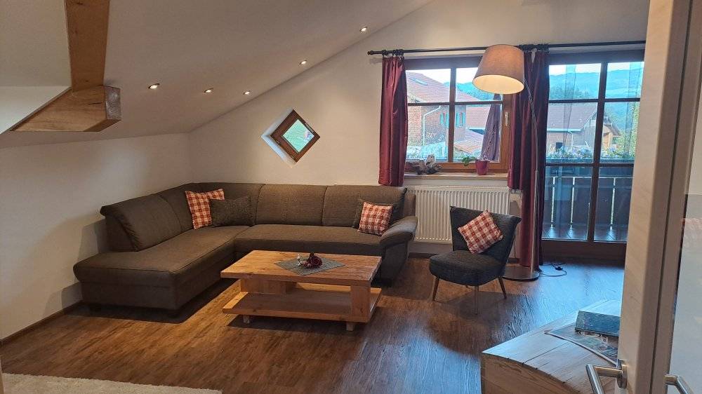 86 M² Ferienwohnung ∙ 2 Schlafzimmer ∙ 7 Gäste - Rettenberg