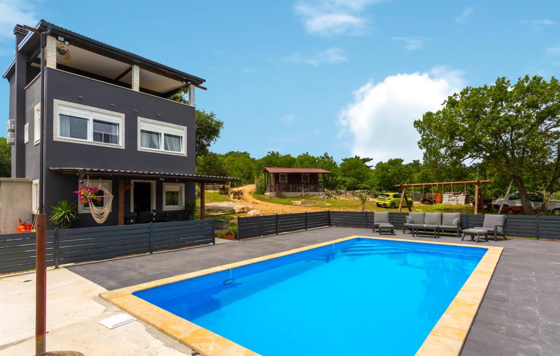 123 M² Ferienhaus ∙ 2 Schlafzimmer ∙ 6 Gäste - Selce