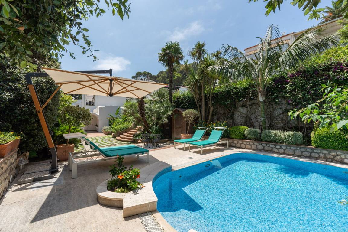 340 M² Longère ∙ 5 Chambres ∙ 10 Personnes - Capri