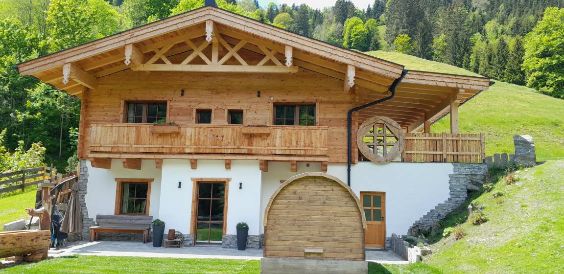 160 M² Hotel ∙ 4 Bedrooms ∙ 10 Guests - Goldegg