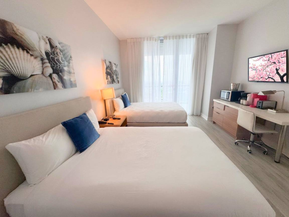 357 M² Apartment ∙ 1 Bedroom ∙ 4 Guests - Hallandale Beach, FL