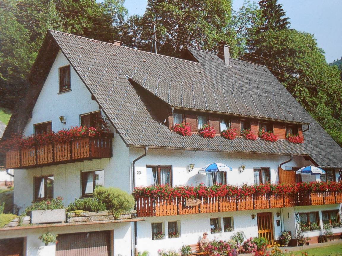 25 M² Privatzimmer ∙ 1 Schlafzimmer ∙ 3 Gäste - Freudenstadt